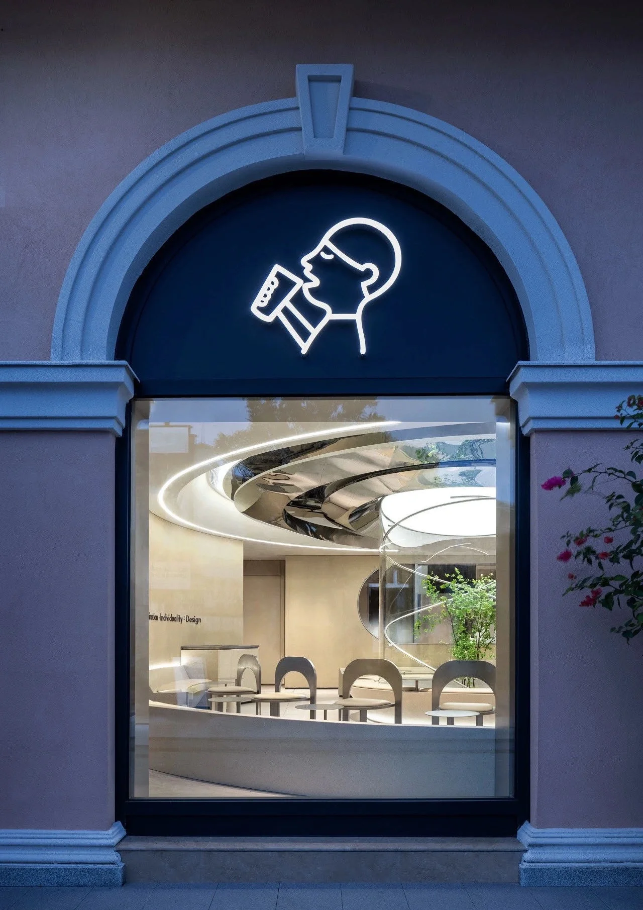 喜茶英国首店开业 全球门店超2000家-FoodTalks