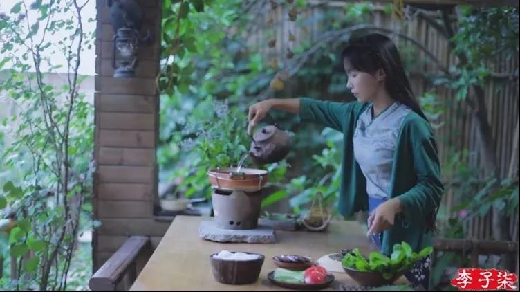 微念不再担任李子柒公司股东-FoodTalks全球食品资讯