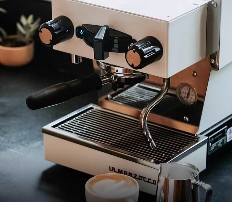 The espresso machine brand La Marzocco is acquired by a De'Longhi ...