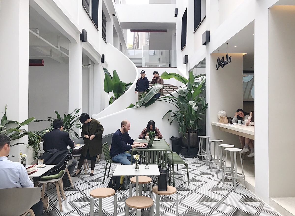 好利来“二手市场”、Seesaw品牌重塑等设计案例是如何产生的？专访ReflexDesign创始人蔡仪 -FoodTalks全球食品资讯