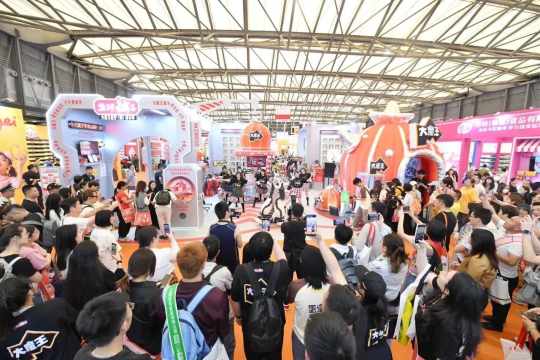 半年从0到月销2000万，还在抖音卖爆了，盐津铺子“大魔王”怎么做到的？-FoodTalks全球食品资讯