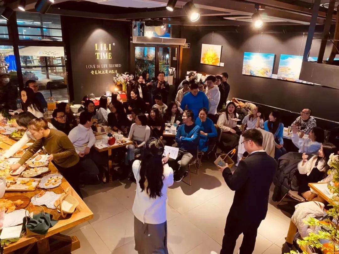 24小时，上海这家咖啡馆起死回生-FoodTalks全球食品资讯