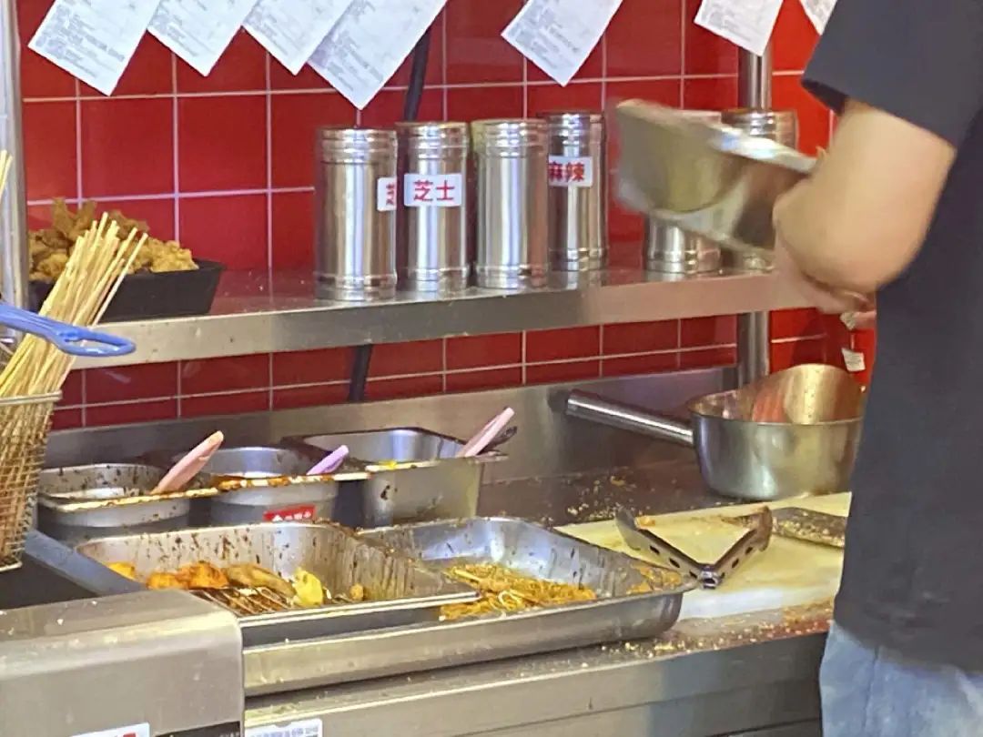 蜜雪冰城的炸串10块就能吃到撑？“北京路边摊都得人均50”-FoodTalks全球食品资讯