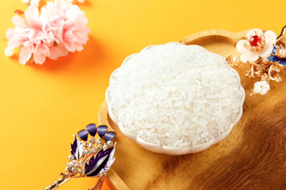 十月稻田新米上市，官宣自由式滑雪冠军徐梦桃出任代言人-FoodTalks全球食品资讯