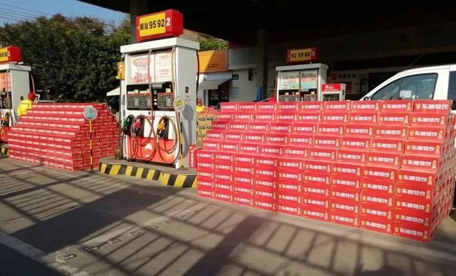 营收回款破百亿，净利润同比增长20.87%，东鹏饮料靠啥“醒着拼”-FoodTalks全球食品资讯