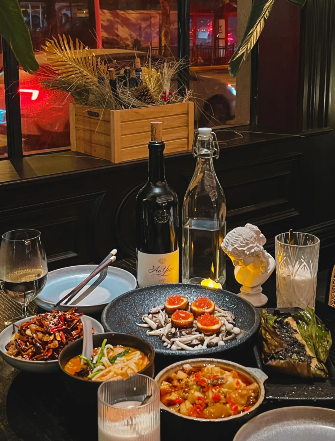 上海的马路牙子，坐满吃“天价”汉堡的年轻人-FoodTalks