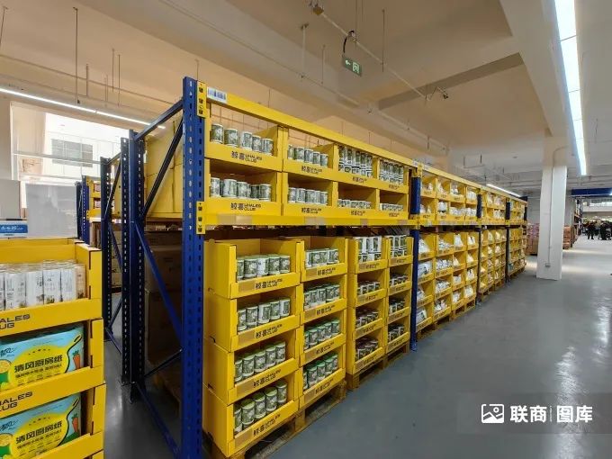 华东最大网红零食集合仓长什么样？-FoodTalks全球食品资讯