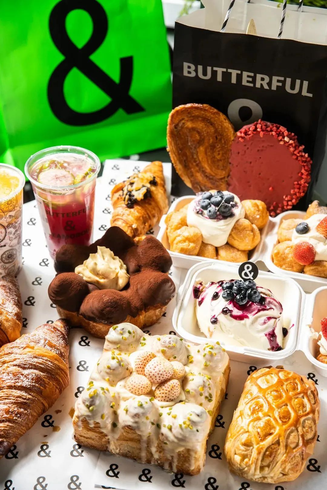 网红面包店B&C一个成本不到六块钱的纸袋，闲鱼转手能卖100？-FoodTalks全球食品资讯