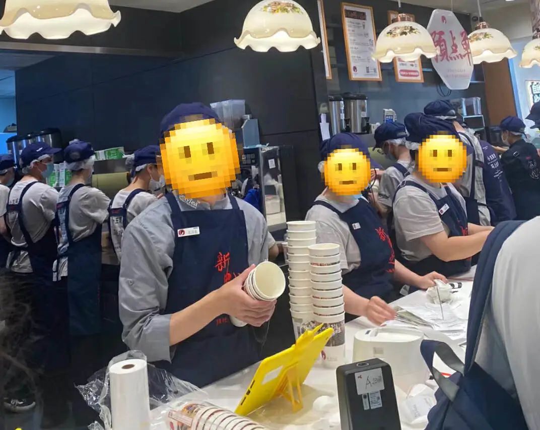 “买奶茶必须排3次队等50分钟”，茶颜悦色这是要把打工人逼疯吗？-FoodTalks全球食品资讯