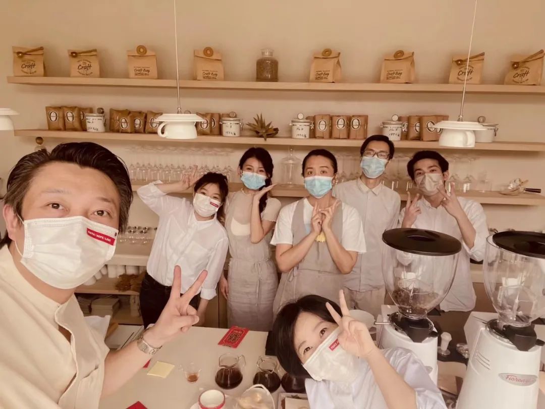 24小时，上海这家咖啡馆起死回生-FoodTalks全球食品资讯